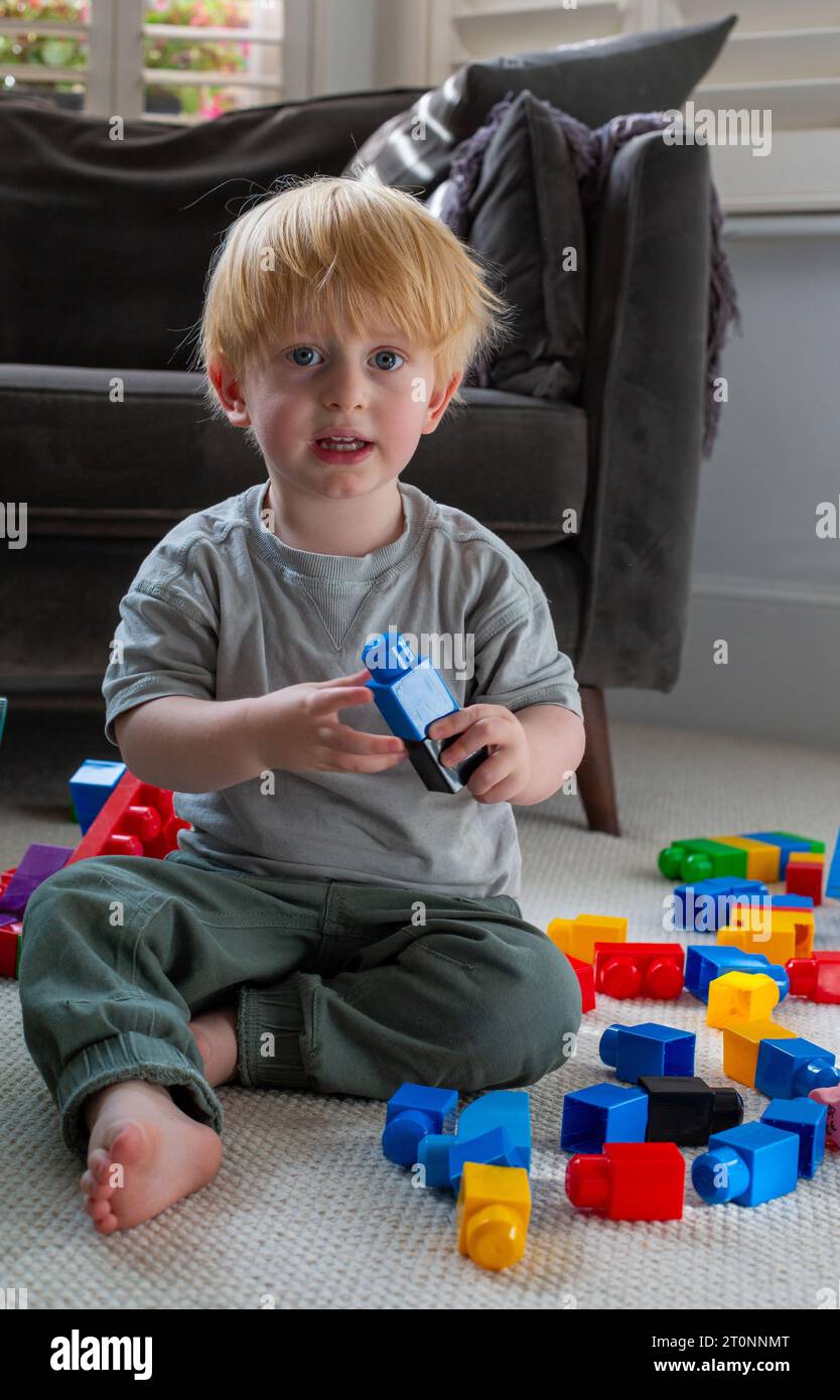 Content blocks hi-res stock photography and images - Alamy