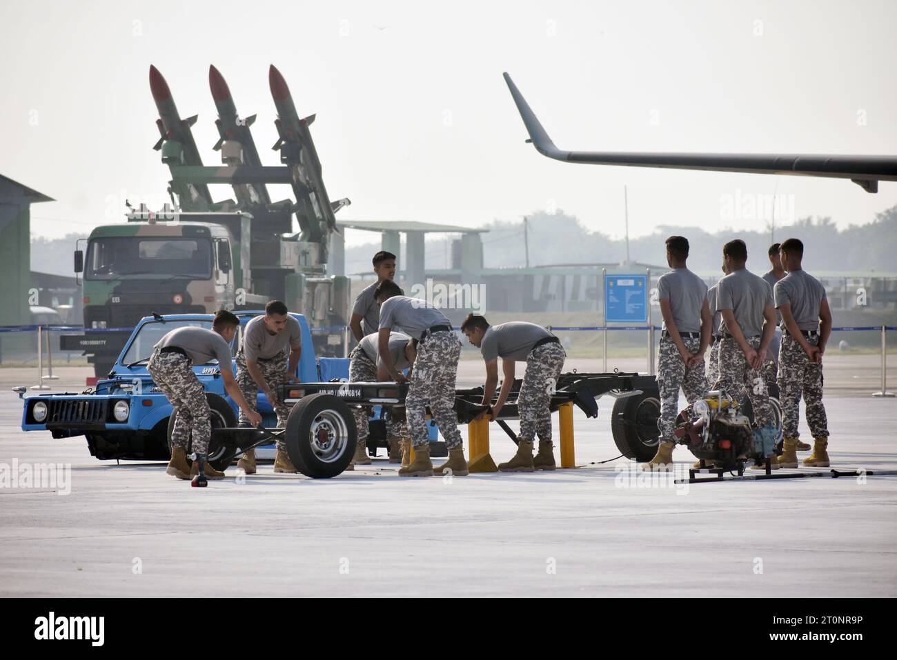 Prayagraj, Uttar Pradesh, India. 8th Oct, 2023. Prayagraj: Airforce ...