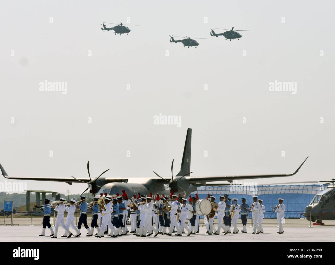 Centralizers hi-res stock photography and images - Alamy