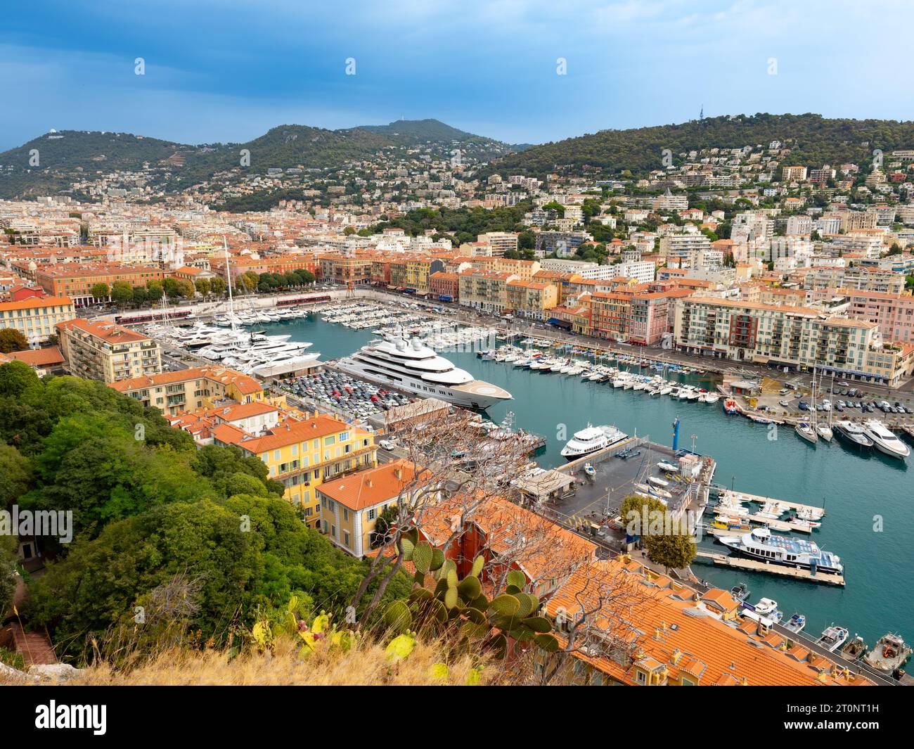 Aerial view of the Quartier du port in Nice Stock Photo - Alamy