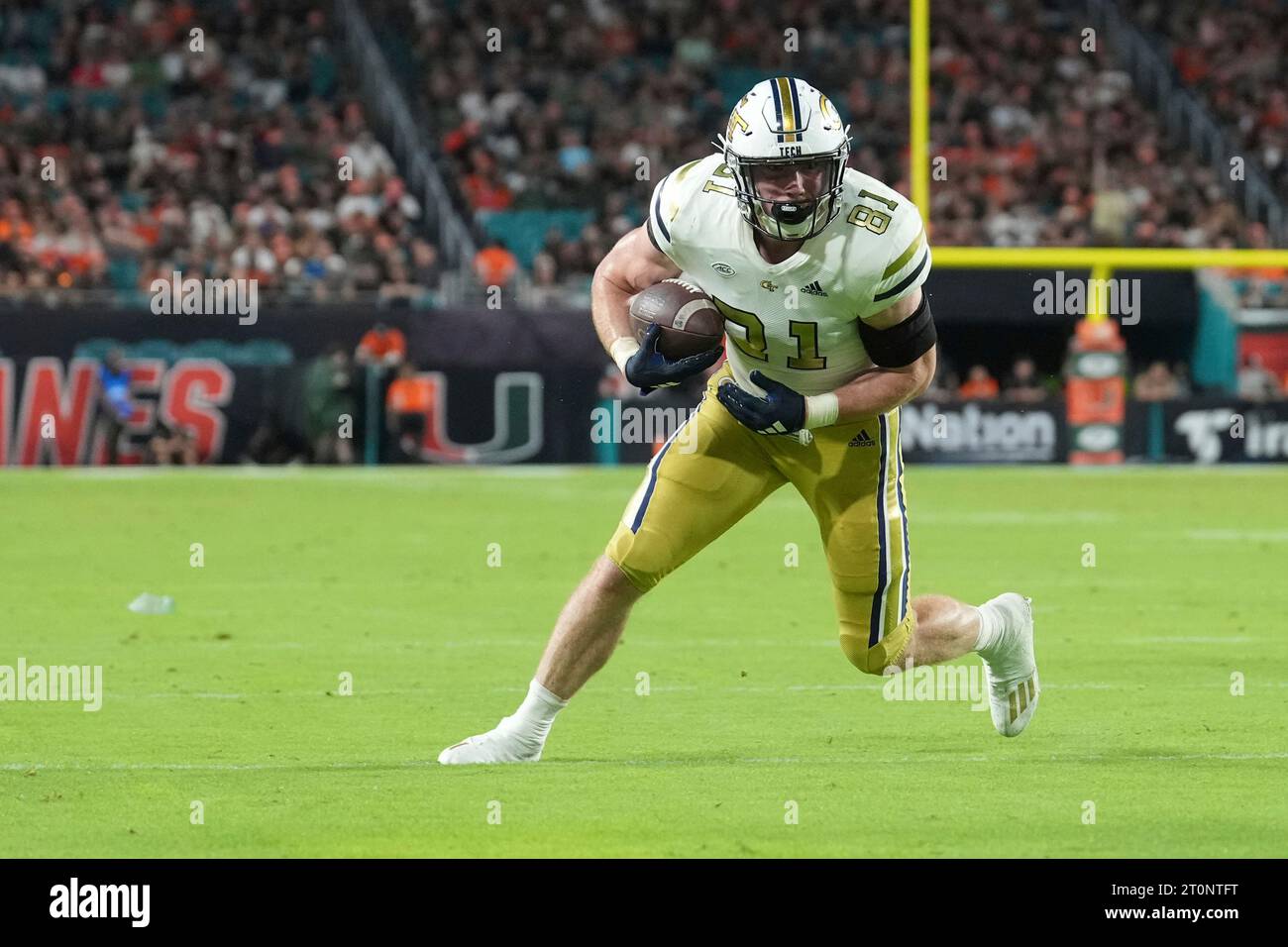 MIAMI GARDENS, FL - OCTOBER 07: Georgia Tech Yellow Jackets tight end ...