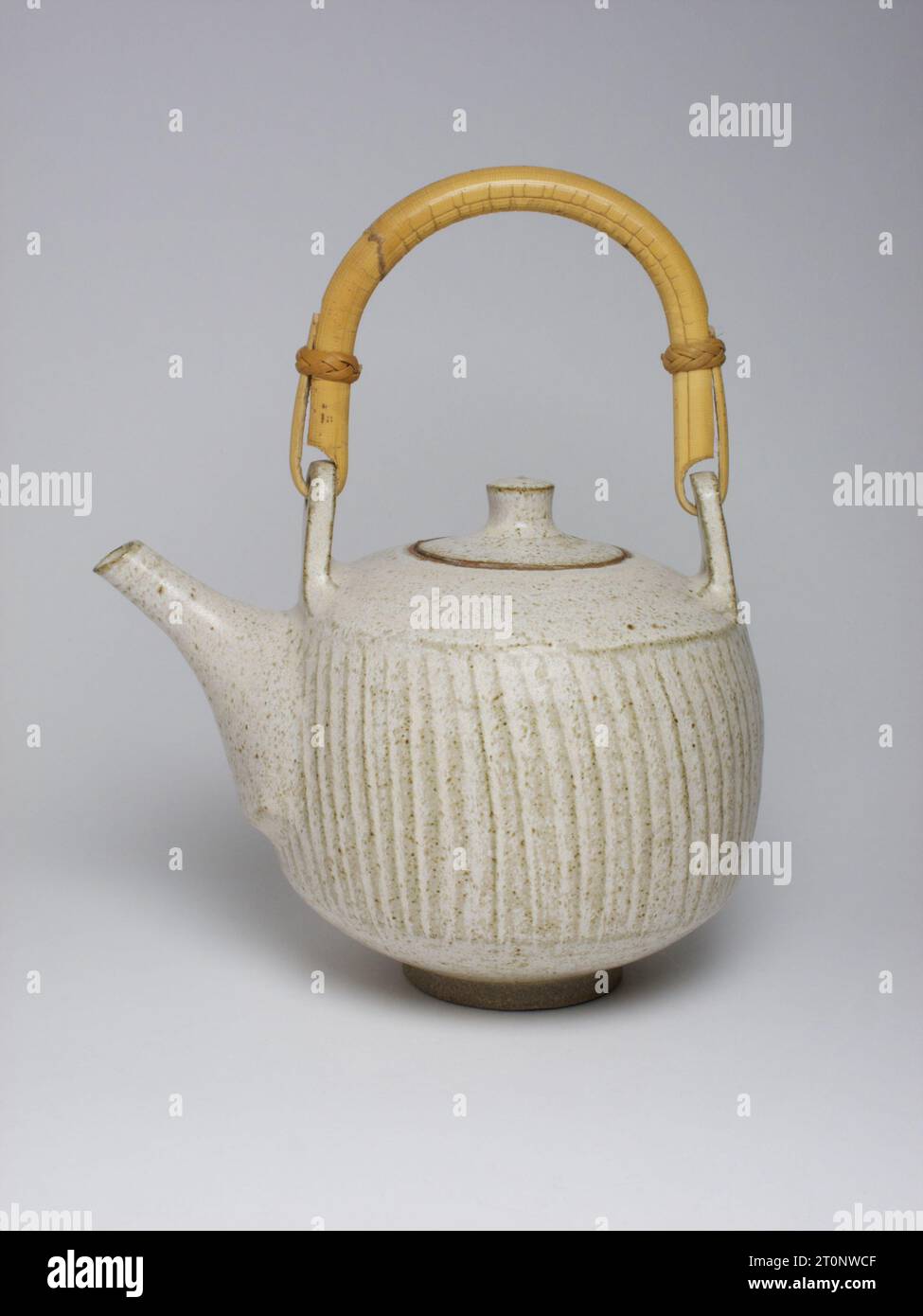 Vintage Lowerdown Studio Pottery teapot. David Leach Stock Photo - Alamy