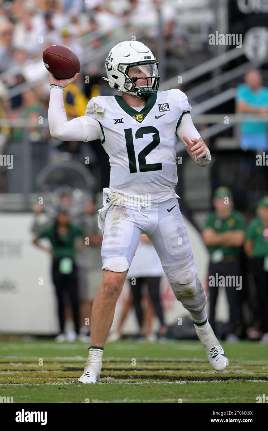 Baylor quarterback Blake Shapen (12) throws a pass during the second ...