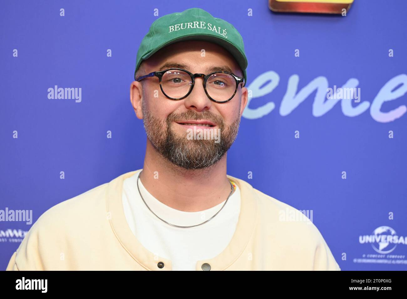 Sänger Mark Forster, die deutsche Stimme von Branch kommt zur Premiere ...