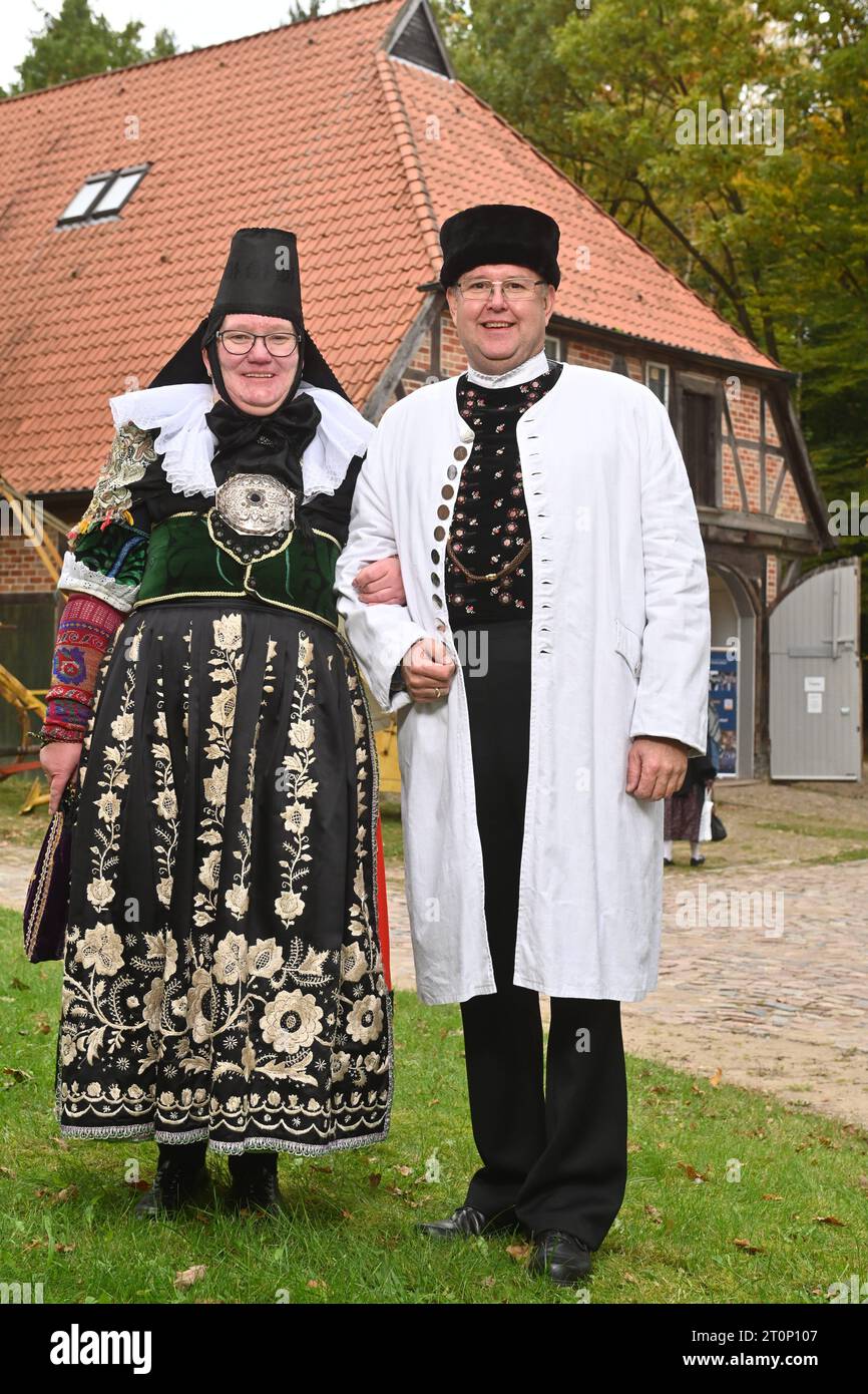 Niedersachsen tracht hi-res stock photography and images - Alamy