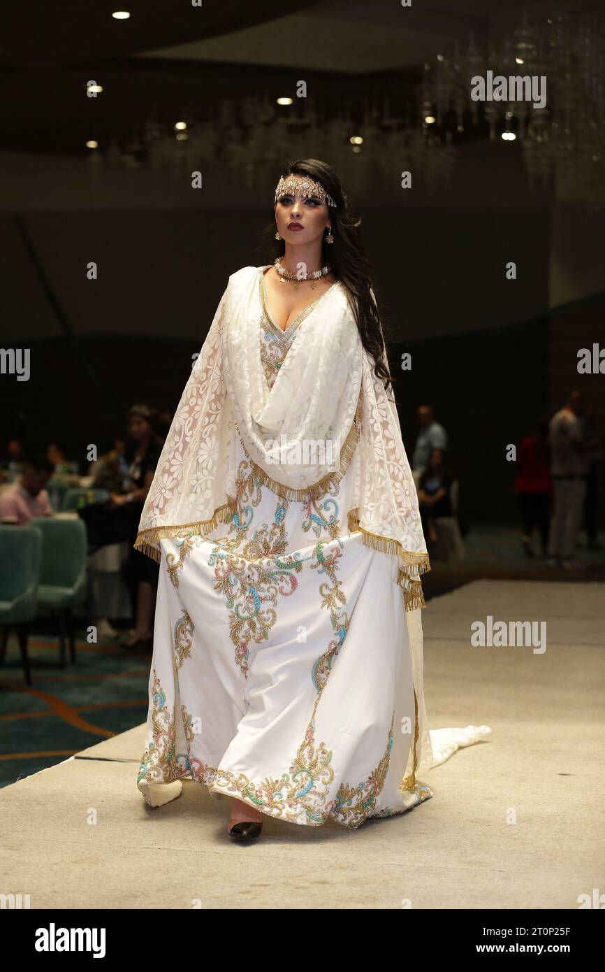 Alger, Algeria. 07th Oct, 2023. A fashion show of traditional and modern Algerian clothing ...