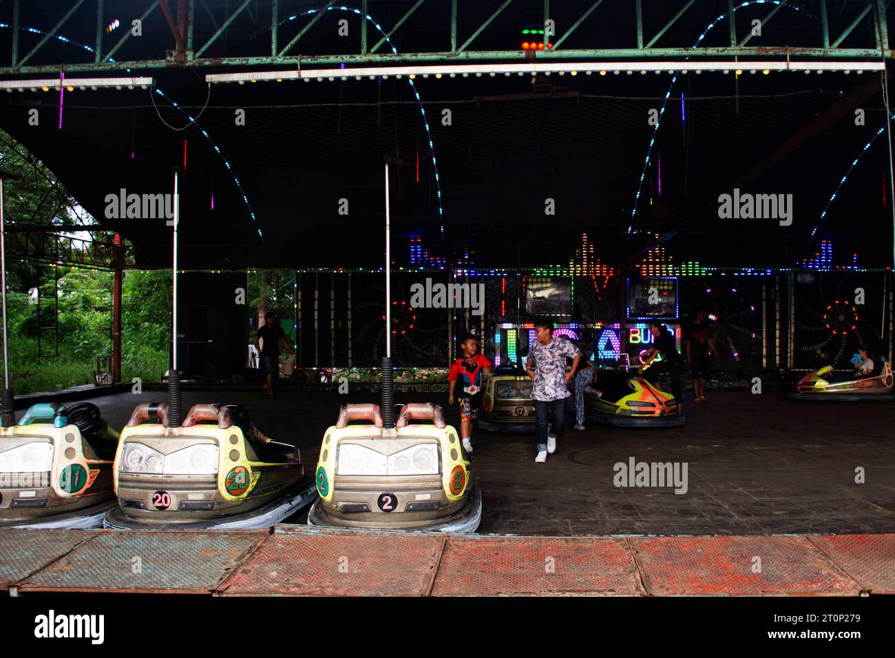 Bumper car carousel hi-res stock photography and images - Alamy