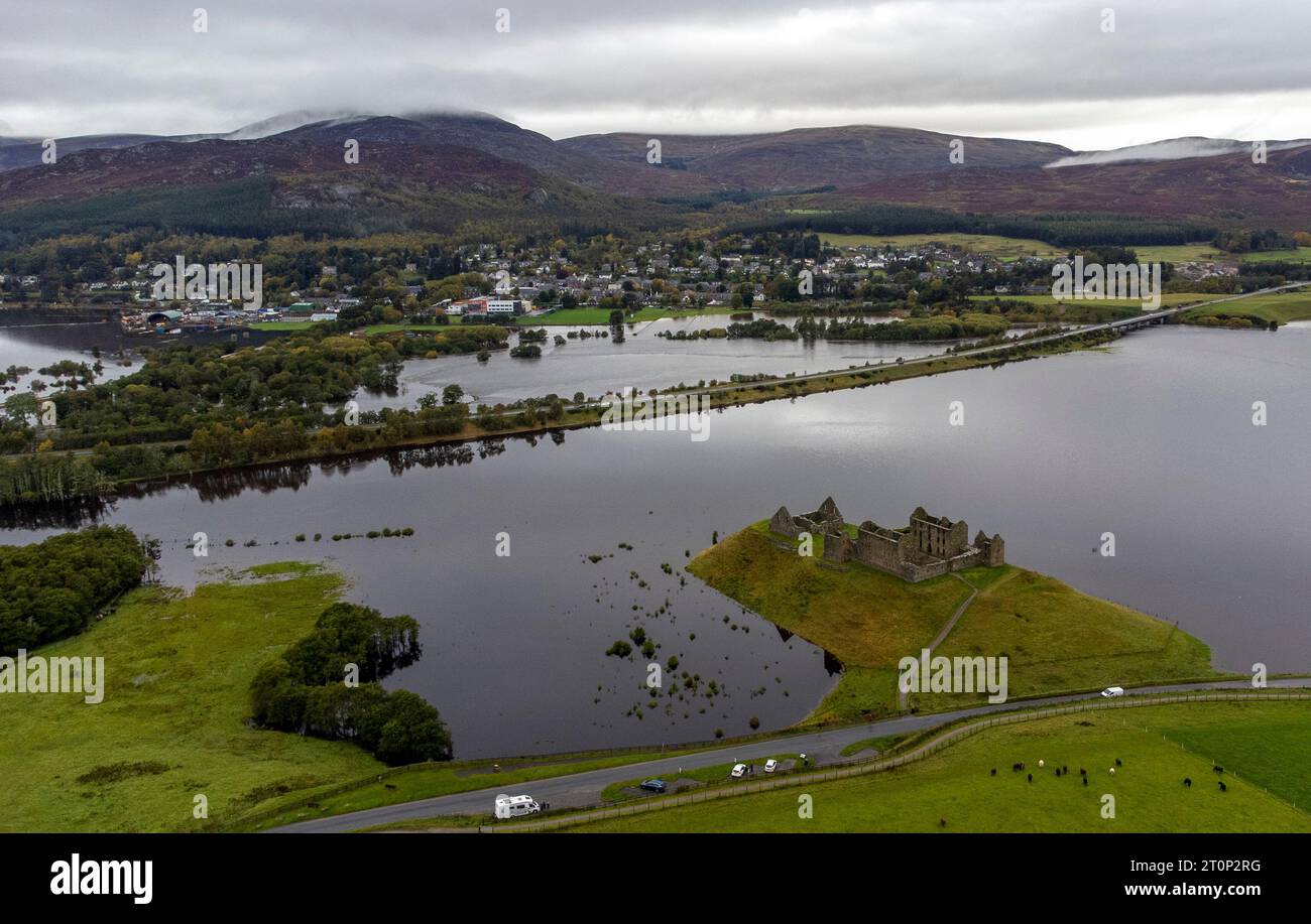 Flood water from the River Spey surrounds the ruins of Ruthven Barracks ...
