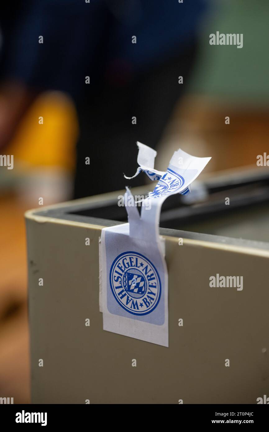 Took box hi-res stock photography and images - Alamy