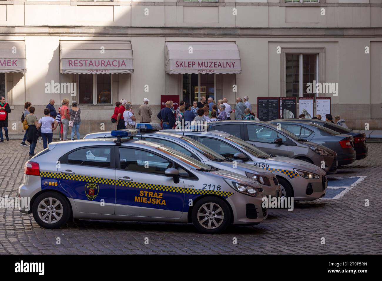 Police vehicle hi-res stock photography and images - Alamy
