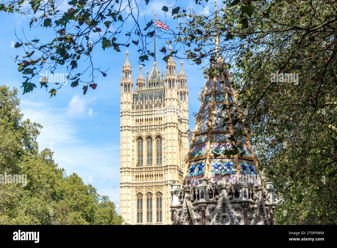 Victoria tower and buxton memorial fountain victoria tower garde hi-res ...