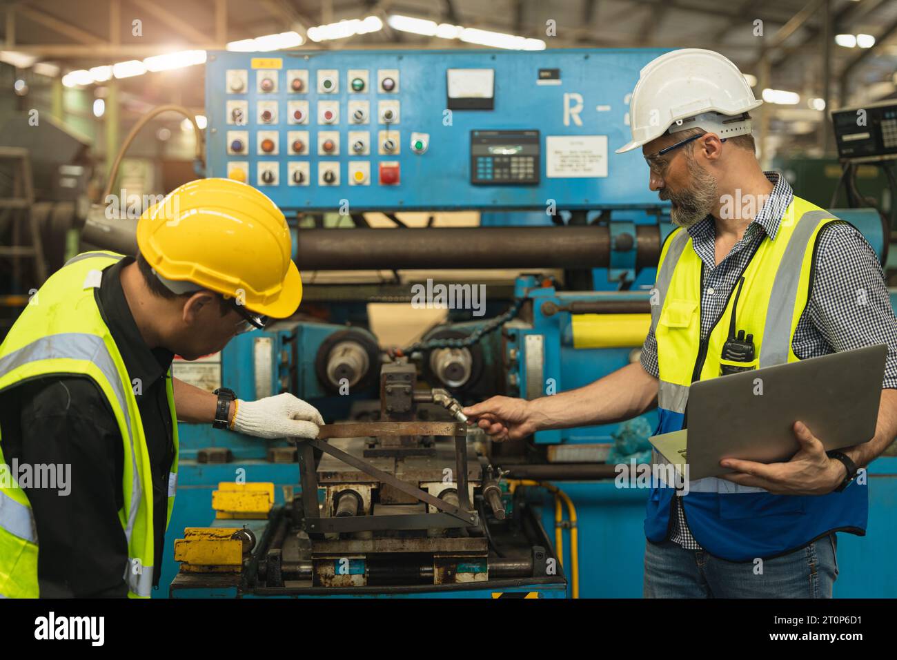 Old factory workshop hi-res stock photography and images - Alamy