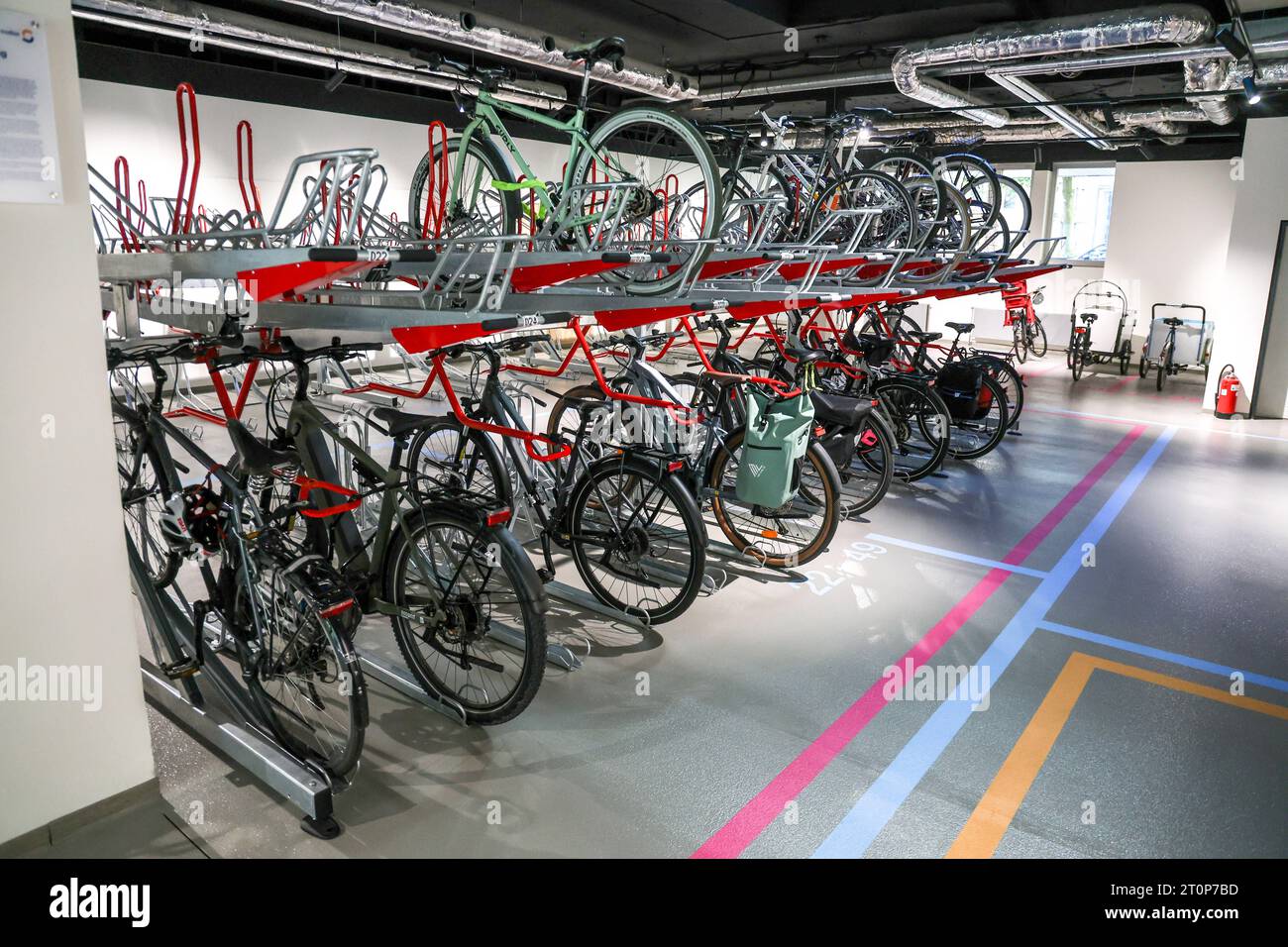 Fahrradinfrastruktur hi-res stock photography and images - Alamy
