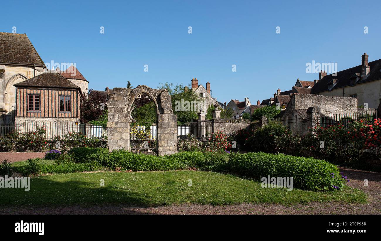 Old houses and park in the town of Senlis in France Stock Photo - Alamy