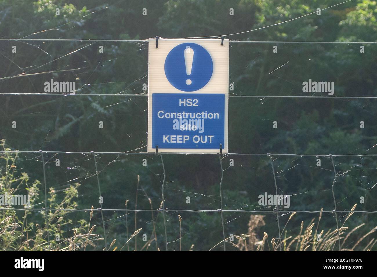 Wendover Dean, UK. 8th October, 2023. An HS2 construction notice sign ...