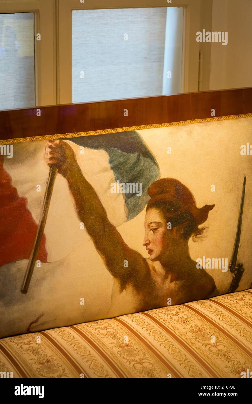 Sofa settee with Delacroix French revolution image, Beethoven Museum in ... Sofa settee with Delacroix French revolution image, Beethoven Museum in ...