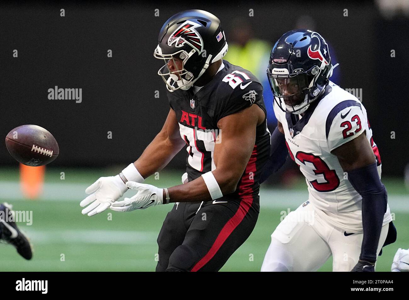 Atlanta Falcons tight end John FitzPatrick (87) misses a pass in the ...