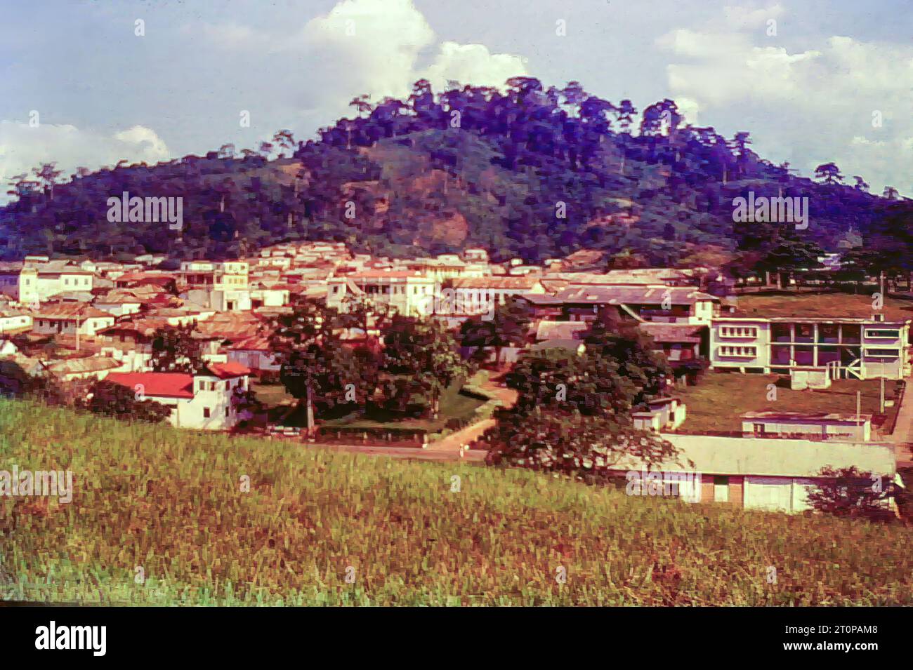 The town of Dunkwa-on-Offin in Ghana, c.1959 Stock Photo - Alamy
