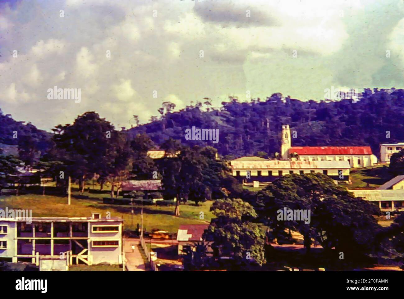 The town of Dunkwa-on-Offin in Ghana, c.1959 Stock Photo - Alamy
