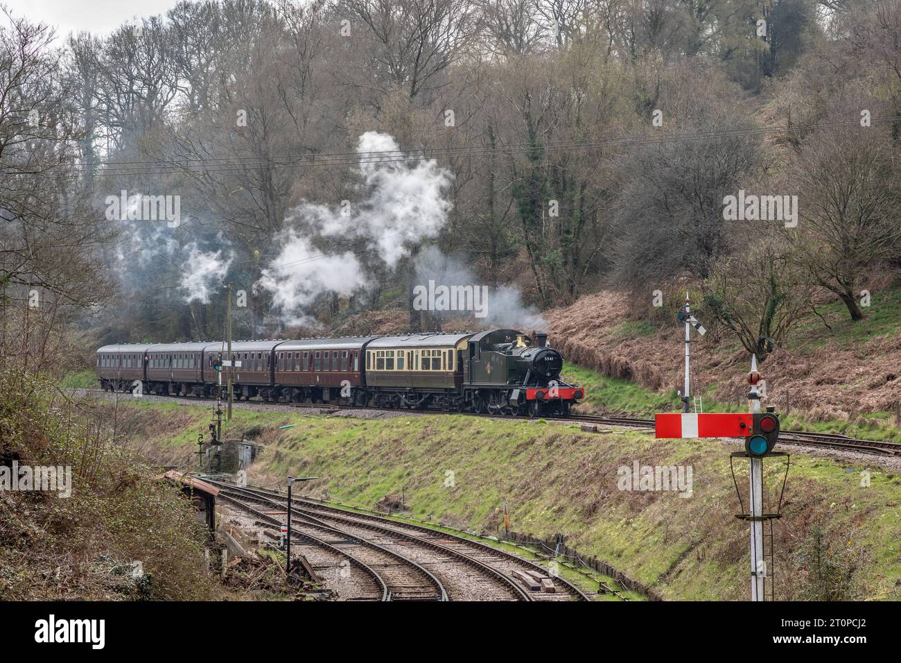 BR '4575' 2-6-2T No. 5541 arrives at Norchard High Level on the Dean ...