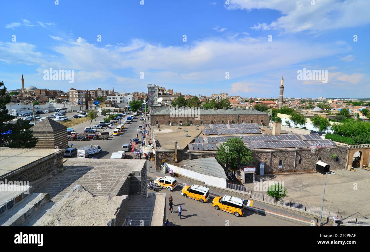 Historical Diyarbakir Walls in Diyarbakir, Turkey Stock Photo - Alamy