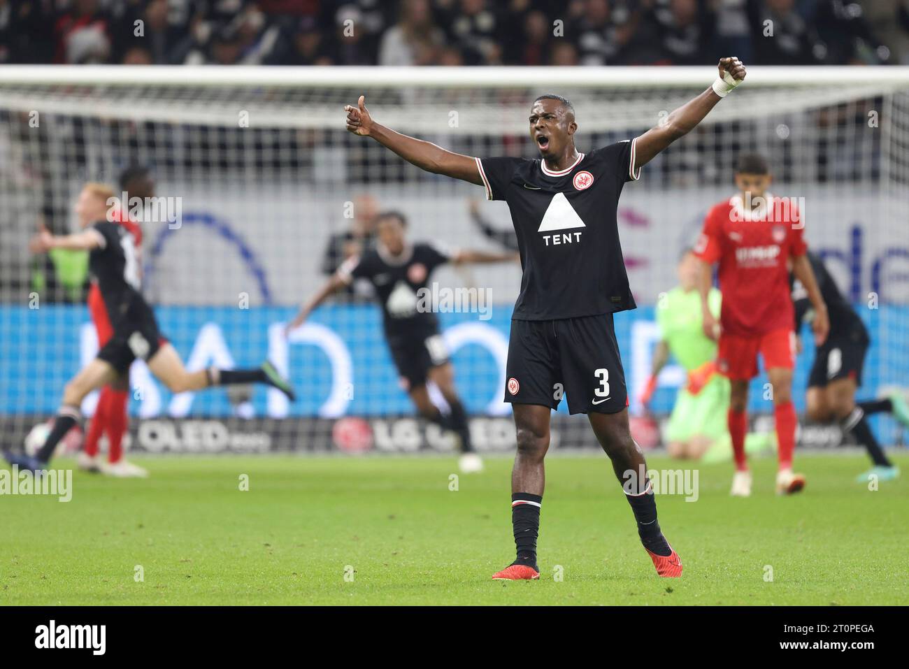 Willian Pacho of Eintracht Frankfurt celebrates after scoring during ...
