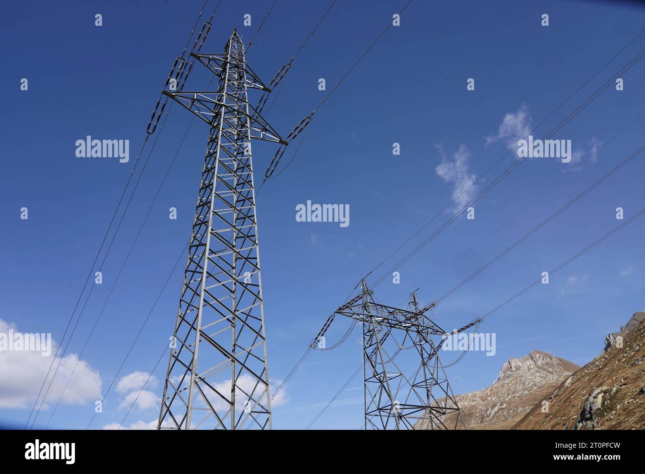 Hochspannungsleitung schweiz hi-res stock photography and images - Alamy