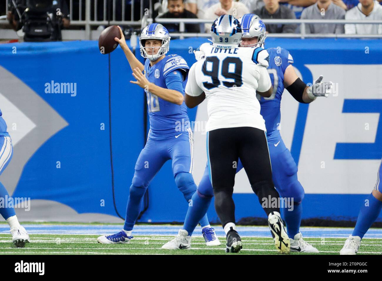 Detroit Lions quarterback Jared Goff (16) passes against the Carolina ...