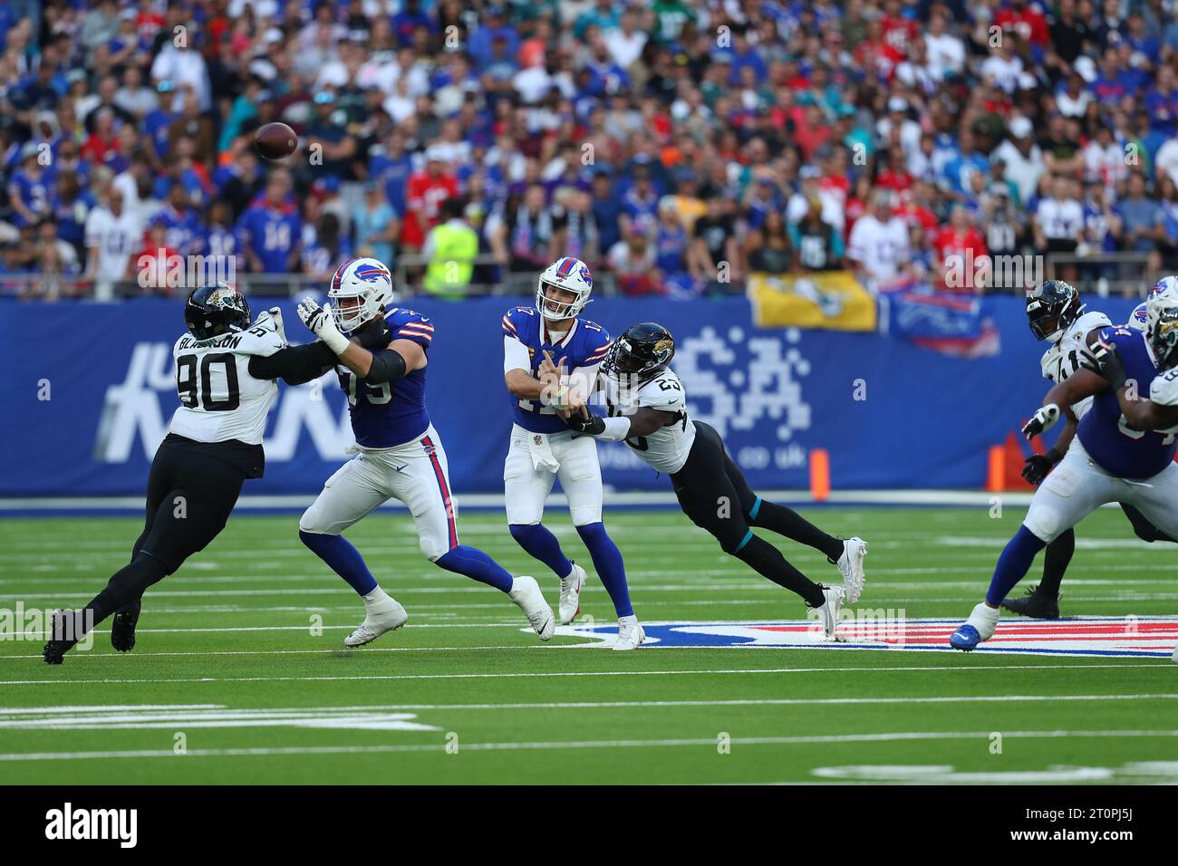 Tottenham Hotspur Stadium, London, UK. 8th Oct, 2023. NFL UK Football ...