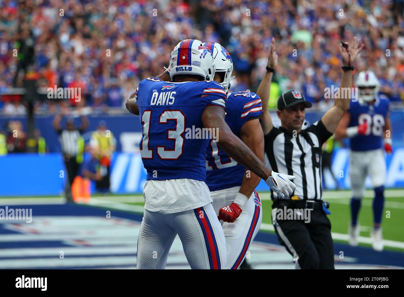 Tottenham Hotspur Stadium, London, UK. 8th Oct, 2023. NFL UK Football ...