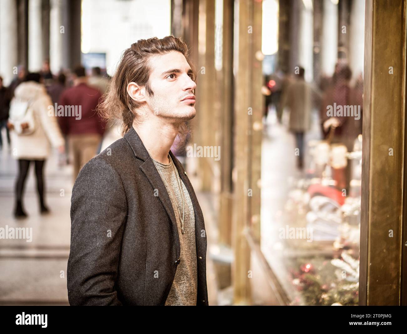 Storefront glass window hi-res stock photography and images - Alamy