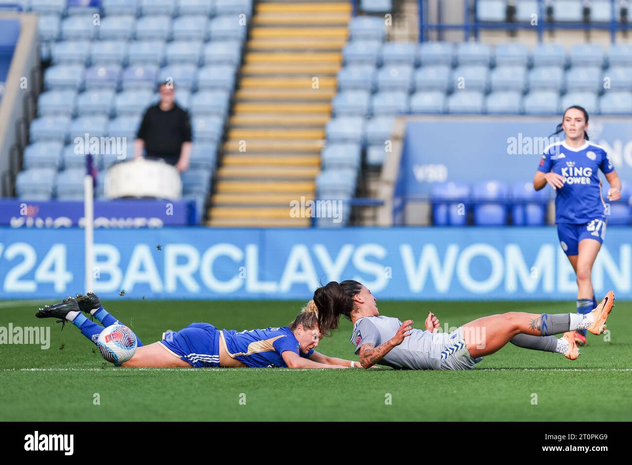 Leicester, UK. 08th Oct, 2023. Leicester's Sam Tierney & Everton's ...