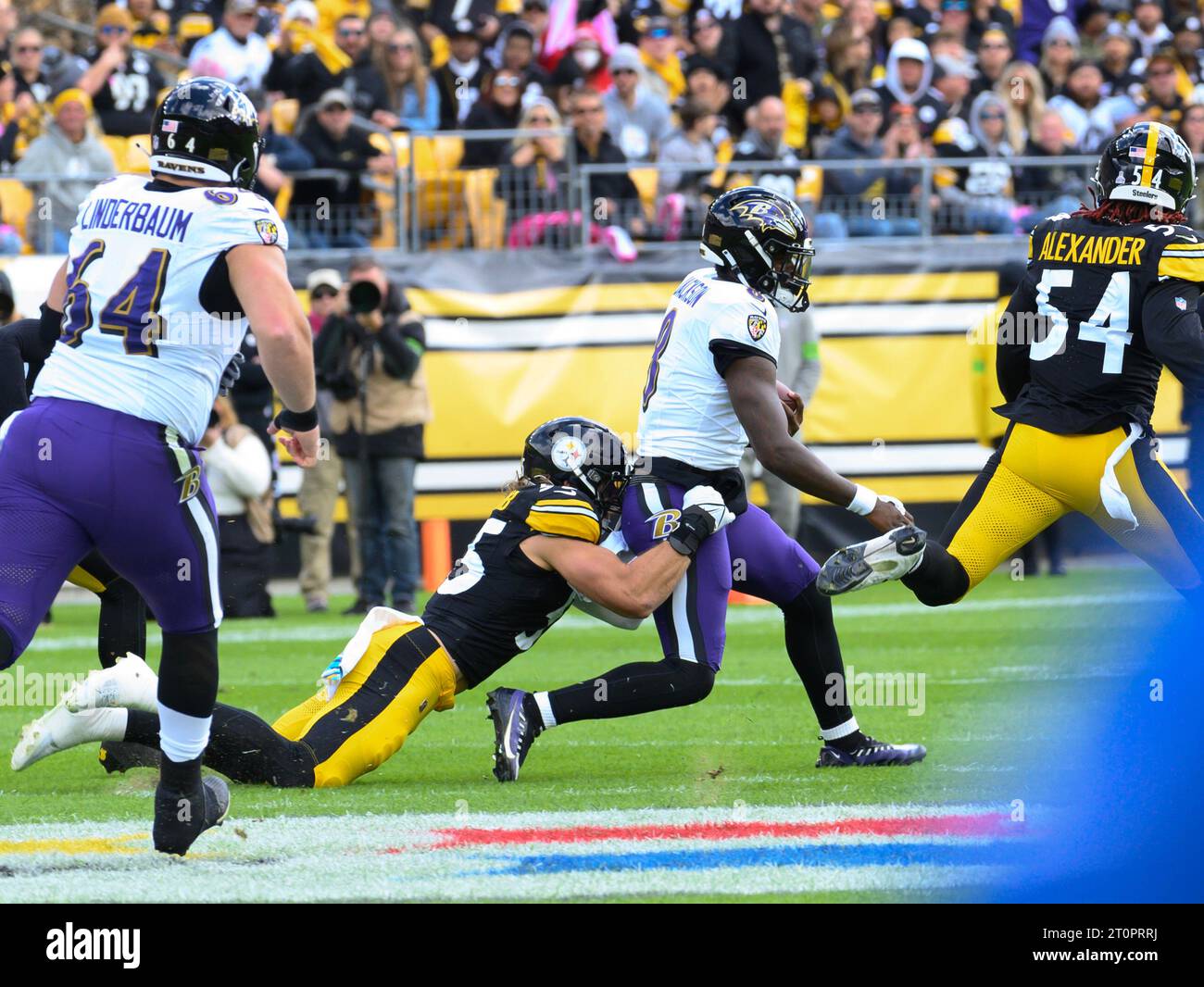 Fake handoff hi-res stock photography and images - Alamy