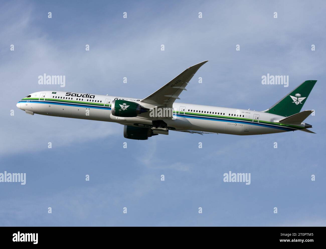 A Boeing 787-10 Dreamliner in Saudi Arabian Airlines retrospective and ...