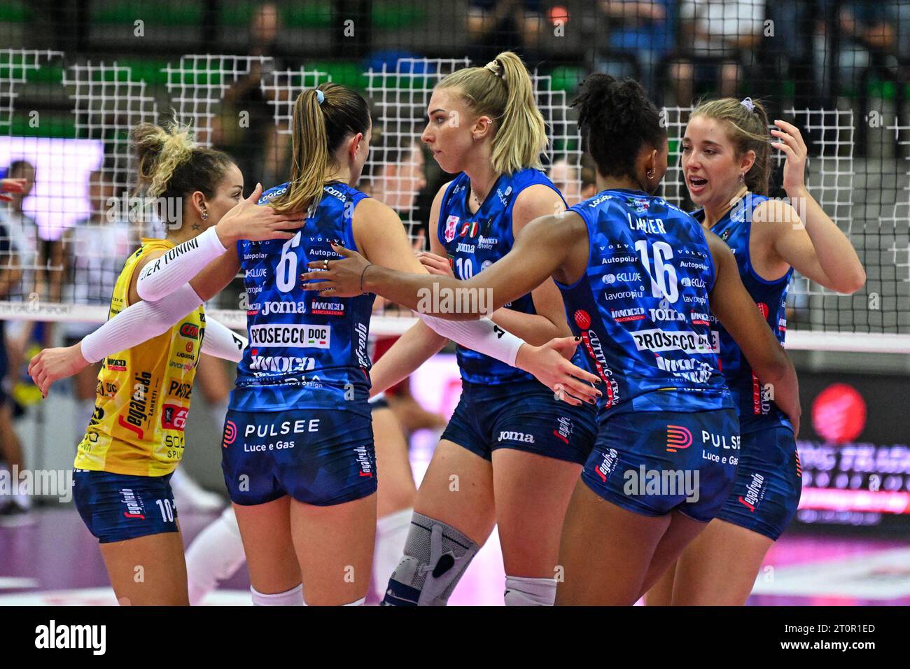 Treviso, Italy. 08th Oct, 2023. Happiness of Imoco Team during Prosecco Doc Imoco Conegliano vs ...