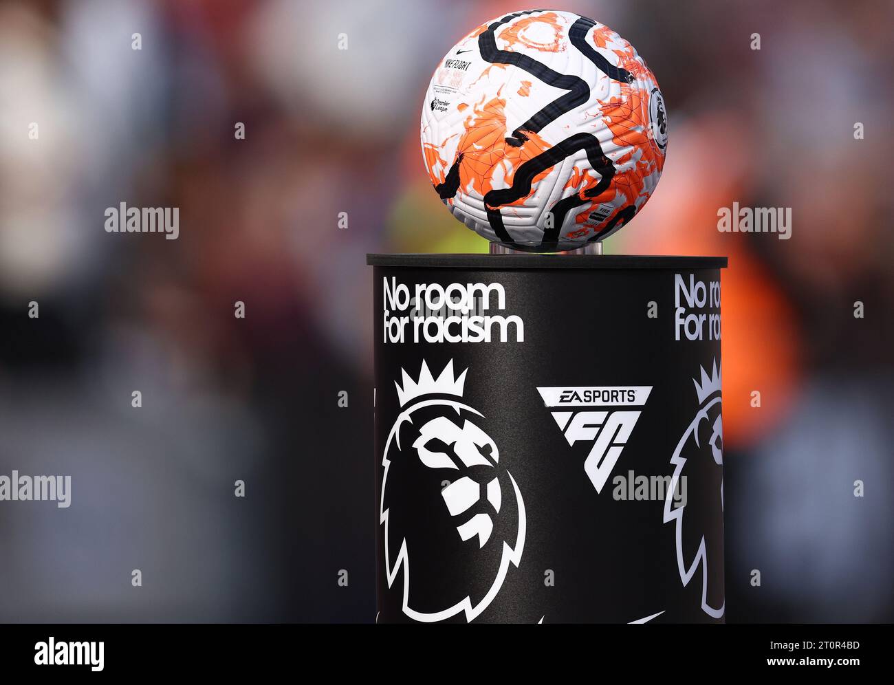 Official premier league ball 2022 2023 hi-res stock photography and ...