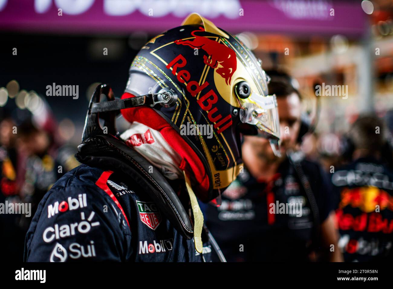 VERSTAPPEN Max (ned), Red Bull Racing RB19, portrait special helmet ...