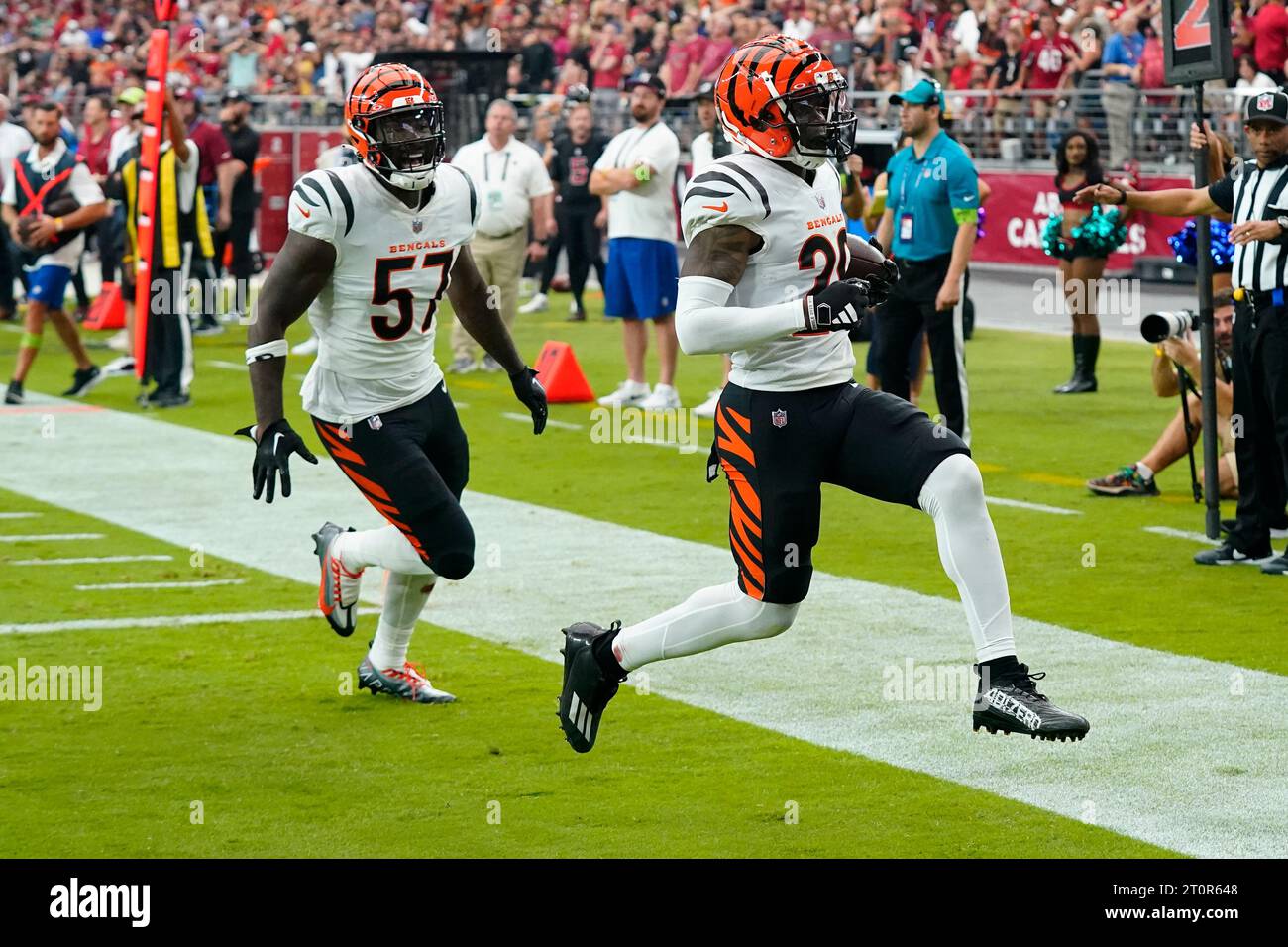 Cincinnati Bengals cornerback Cam Taylor-Britt (29) runs in an ...