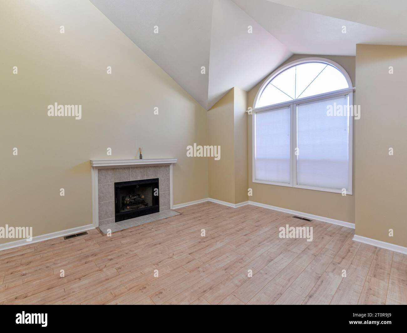 Room interior empty hi-res stock photography and images - Alamy