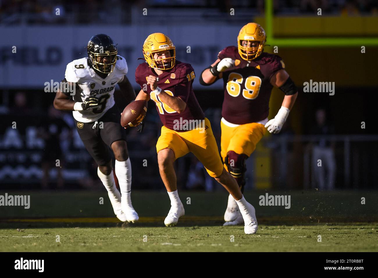 Arizona State Sun Devils quarterback Trenton Bourguet (16) rushes for a ...
