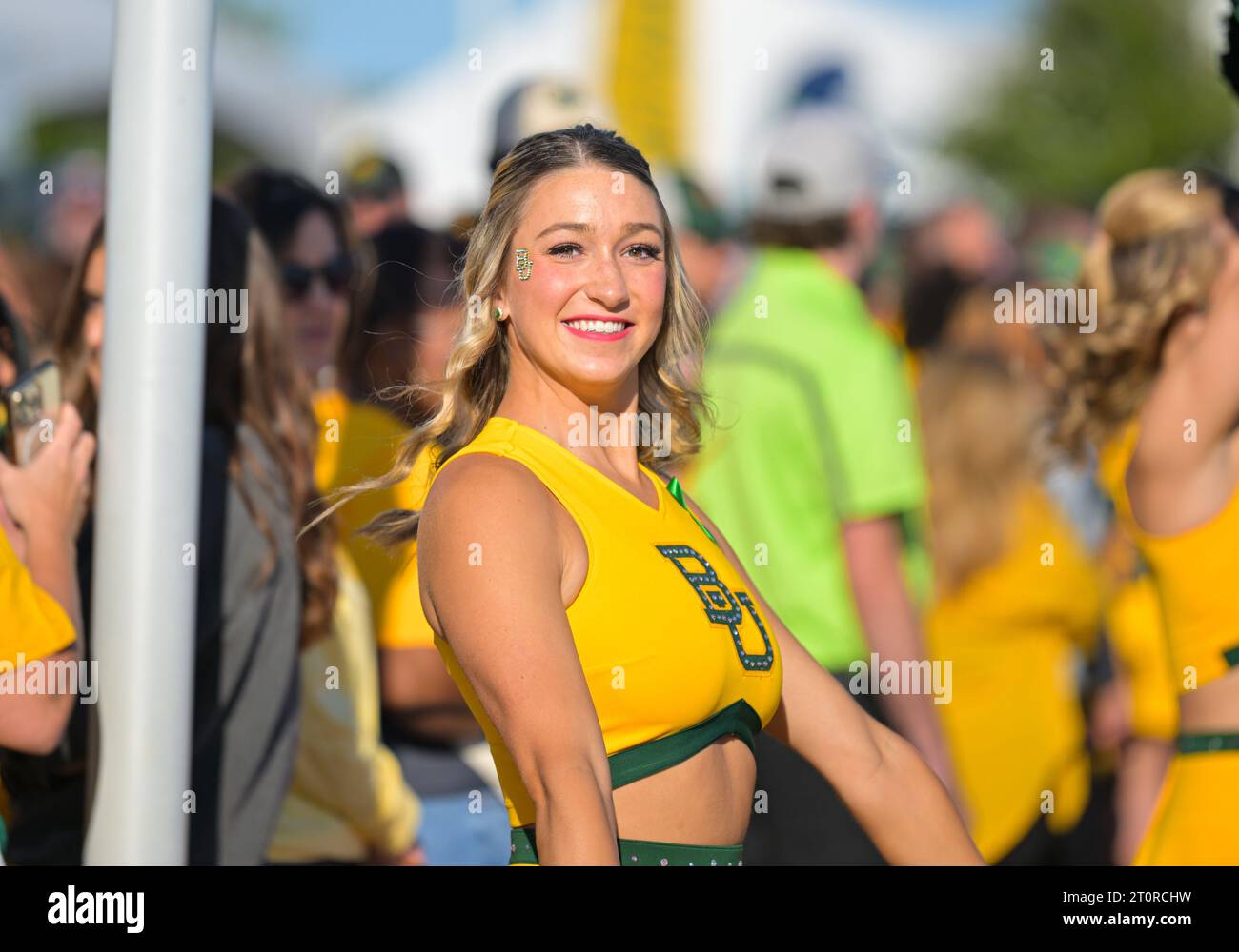 Waco, Texas, USA. 7th Oct, 2023. Baylor Bears cheerleaders and fans ...