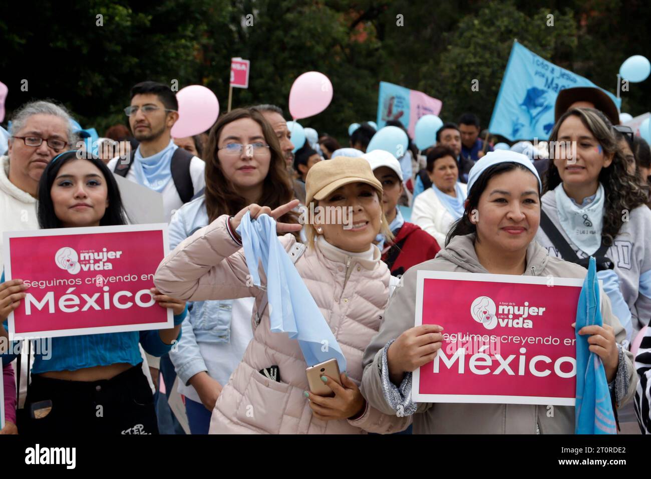 Mexico City, Mexico. 8th Oct, 2023. Families, young people and Catholic ...