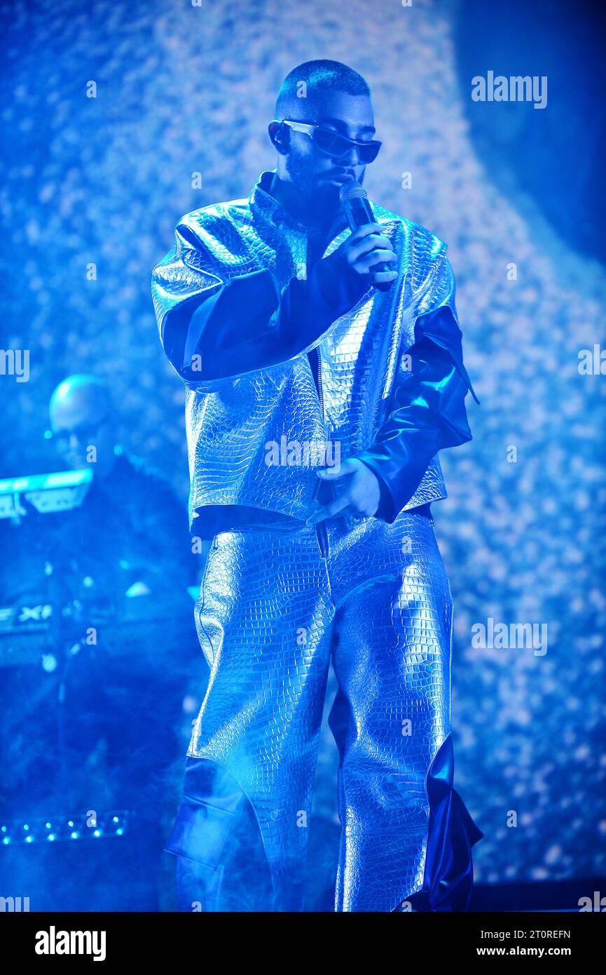 MIAMI, FLORIDA - OCTOBER 06: Manuel Turizo performs during his "2000 US ...