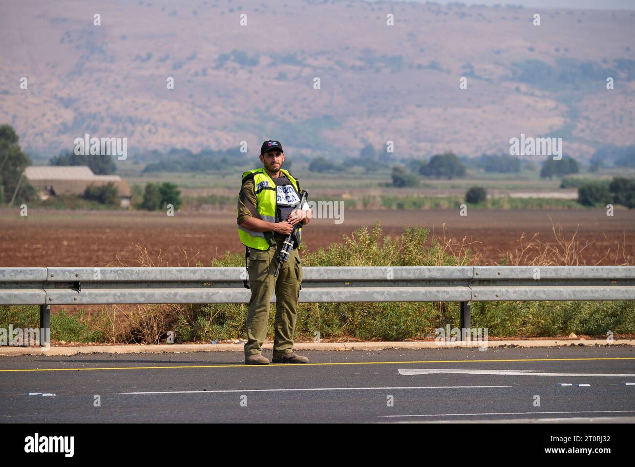 ISRAEL-LEBANON-PALESTINIAN-CONFLICT An Israelis soldiers mans a ...