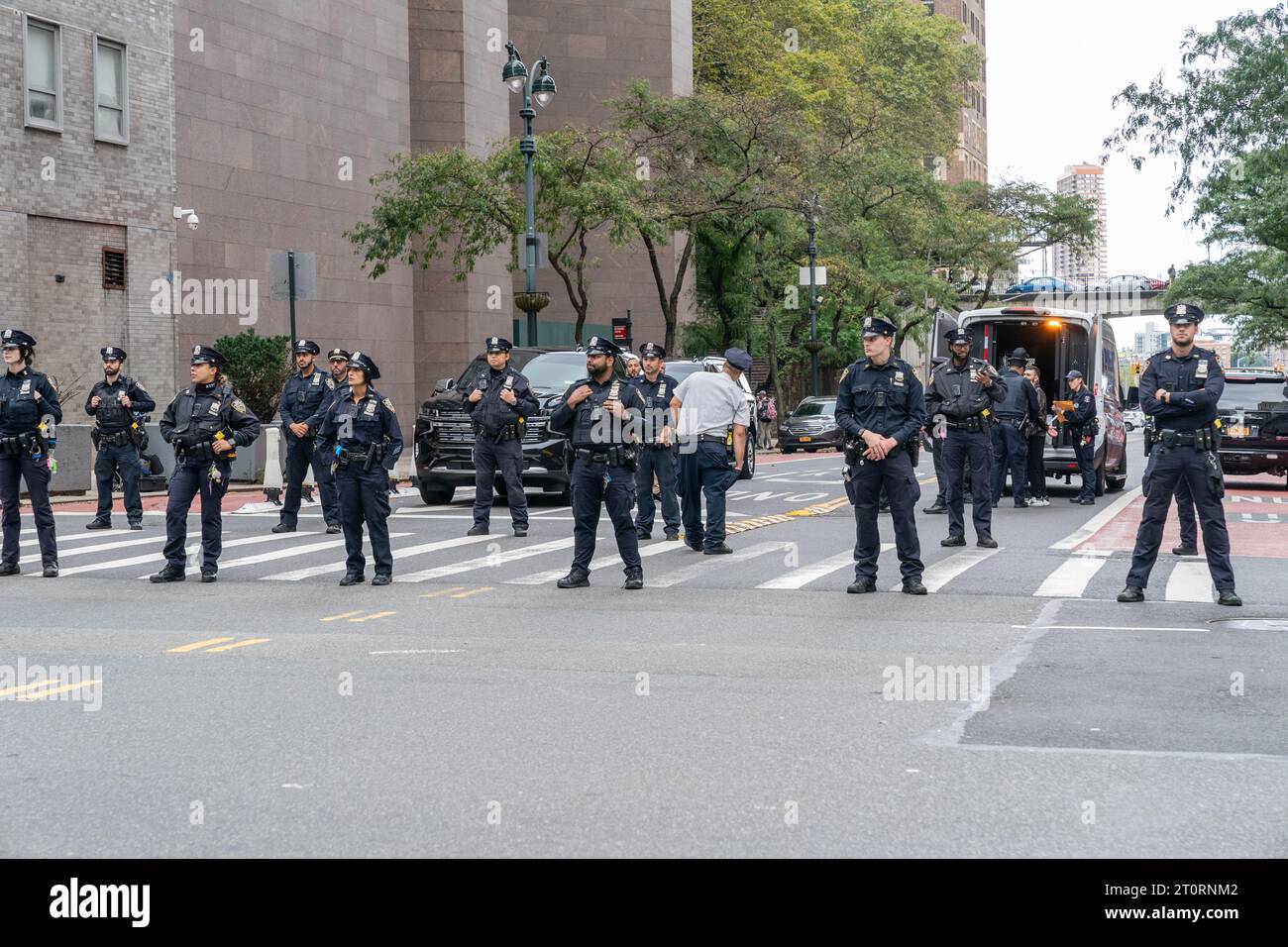 Police separated Israeli and Palestinian supporters rallied around 42nd ...