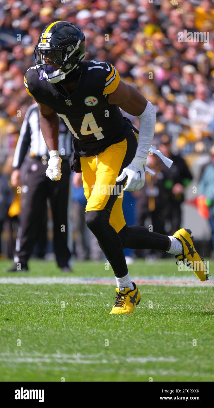 Pittsburgh, PA, USA. 08th Oct, 2023. George Pickens #14 during the ...