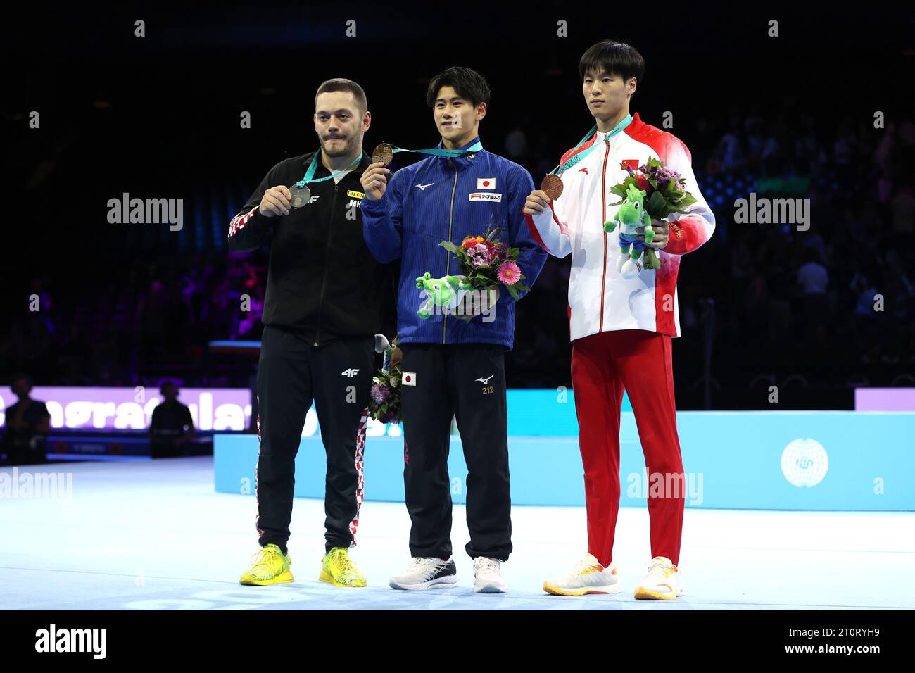 Antwerp, Belgium. 8th Oct, 2023. Gold medalist Hashimoto Daiki (C) of ...