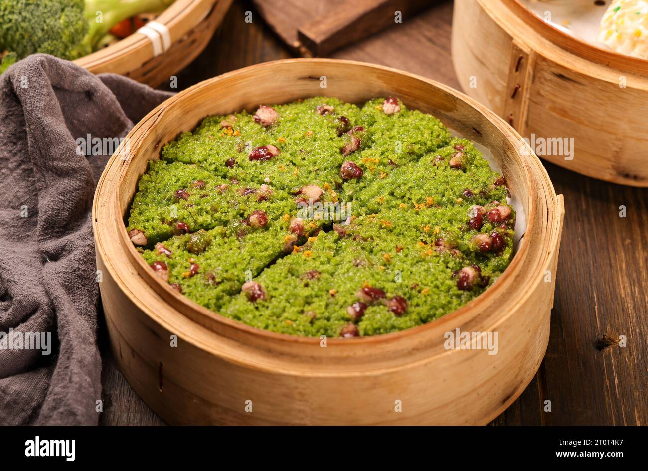 Chinese sponge cake hi-res stock photography and images - Alamy