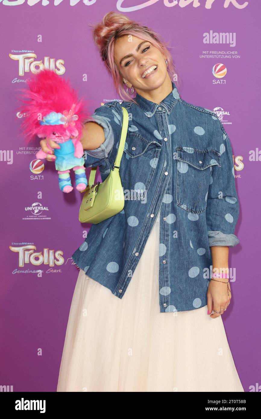 Premiere TROLLS in Köln Sarah Mangione, Premiere Trolls, Kino Cinedom ...