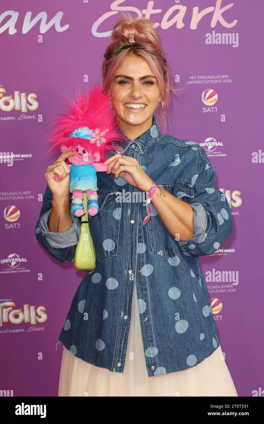 Sarah mangione hi-res stock photography and images - Alamy